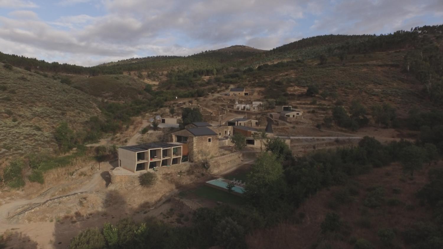Colmeal Countryside Hotel reavivou aldeia secular e desabitada