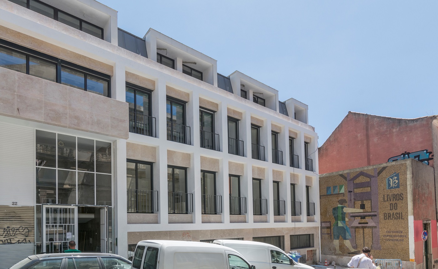 Prédio com a assinatura de Francisco Keil do Amaral reabilitado