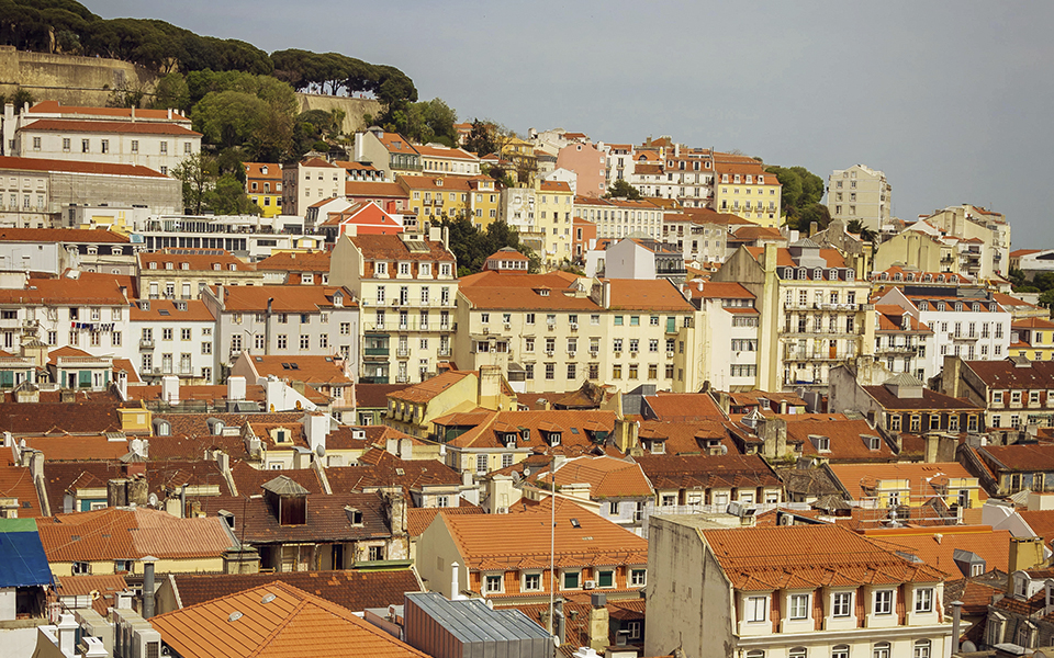 AM de Lisboa recomenda suspensão do agravamento do IMI a prédios em ...